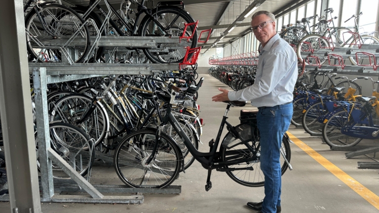‘Bewaakte’ fietsenstalling blijkt valkuil voor Alkmaarse fietsers